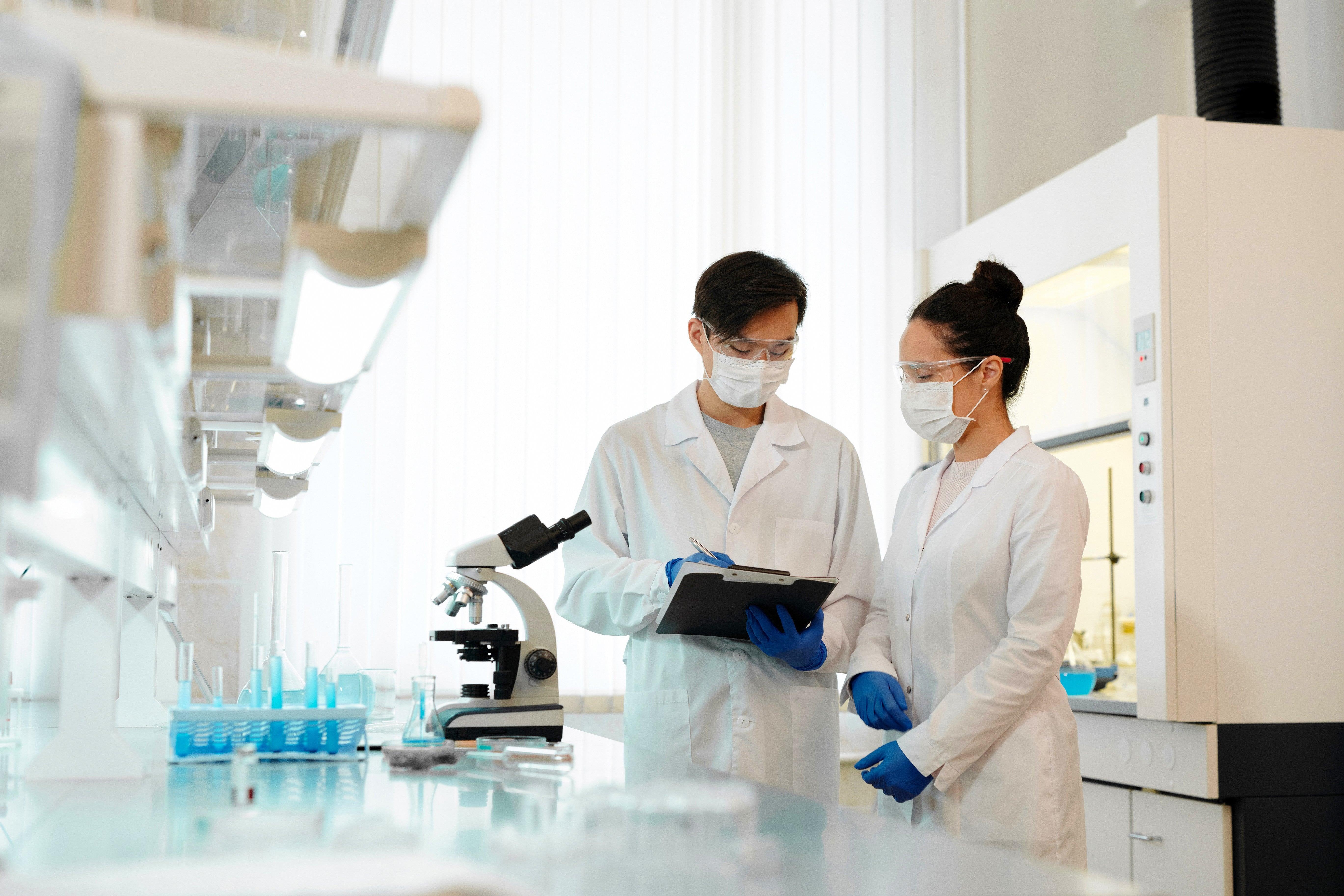 Tips for Selecting the Perfect Lab Coat – uniformer